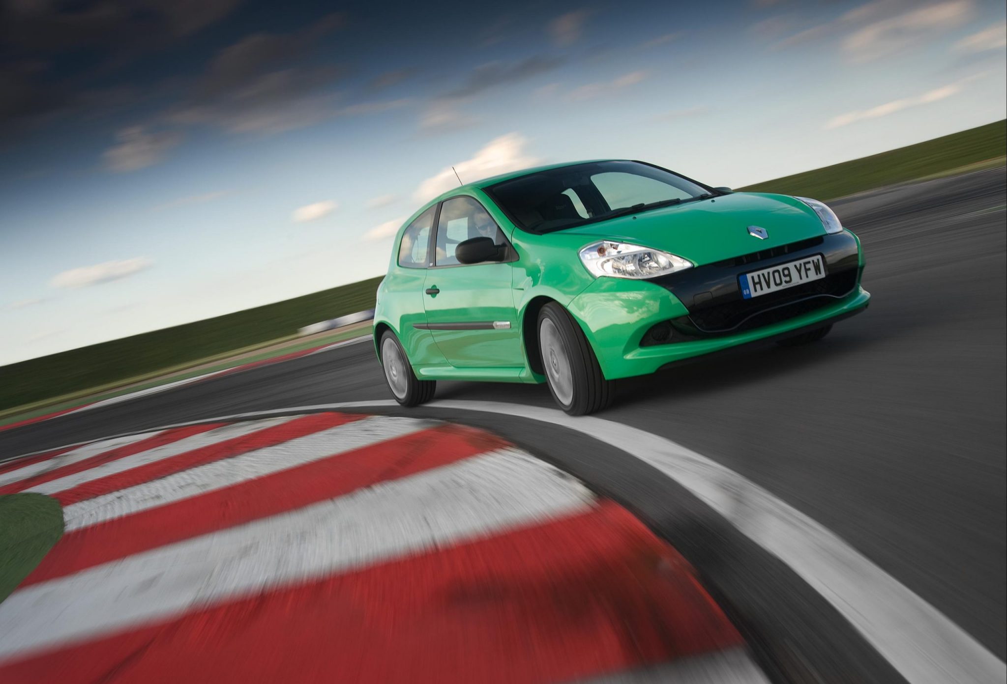 Renault Clio at 30: Highs and lows of a hot hatch hero | Hagerty UK