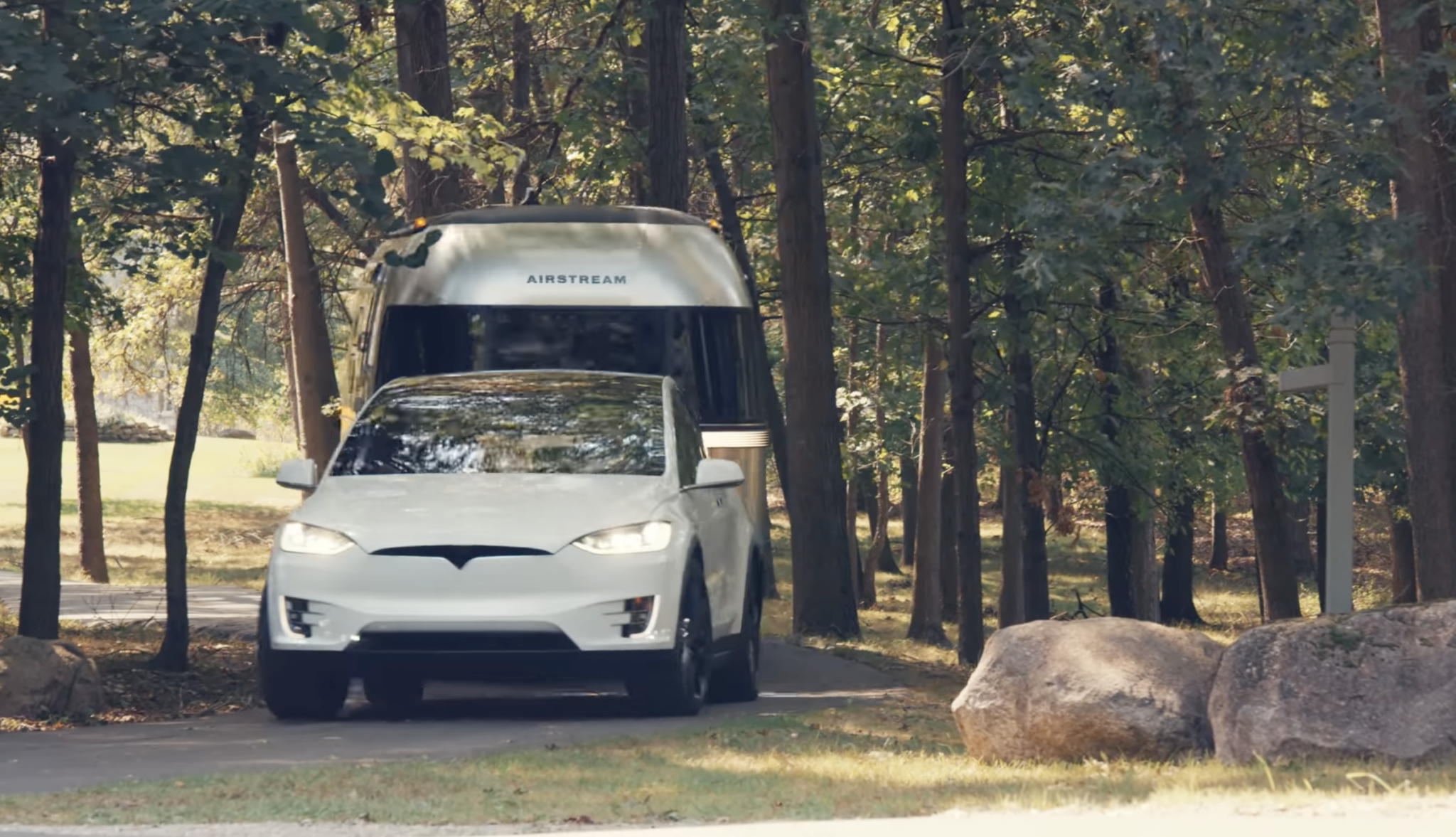 Airstream eStream: Electric power for the world’s coolest caravan ...