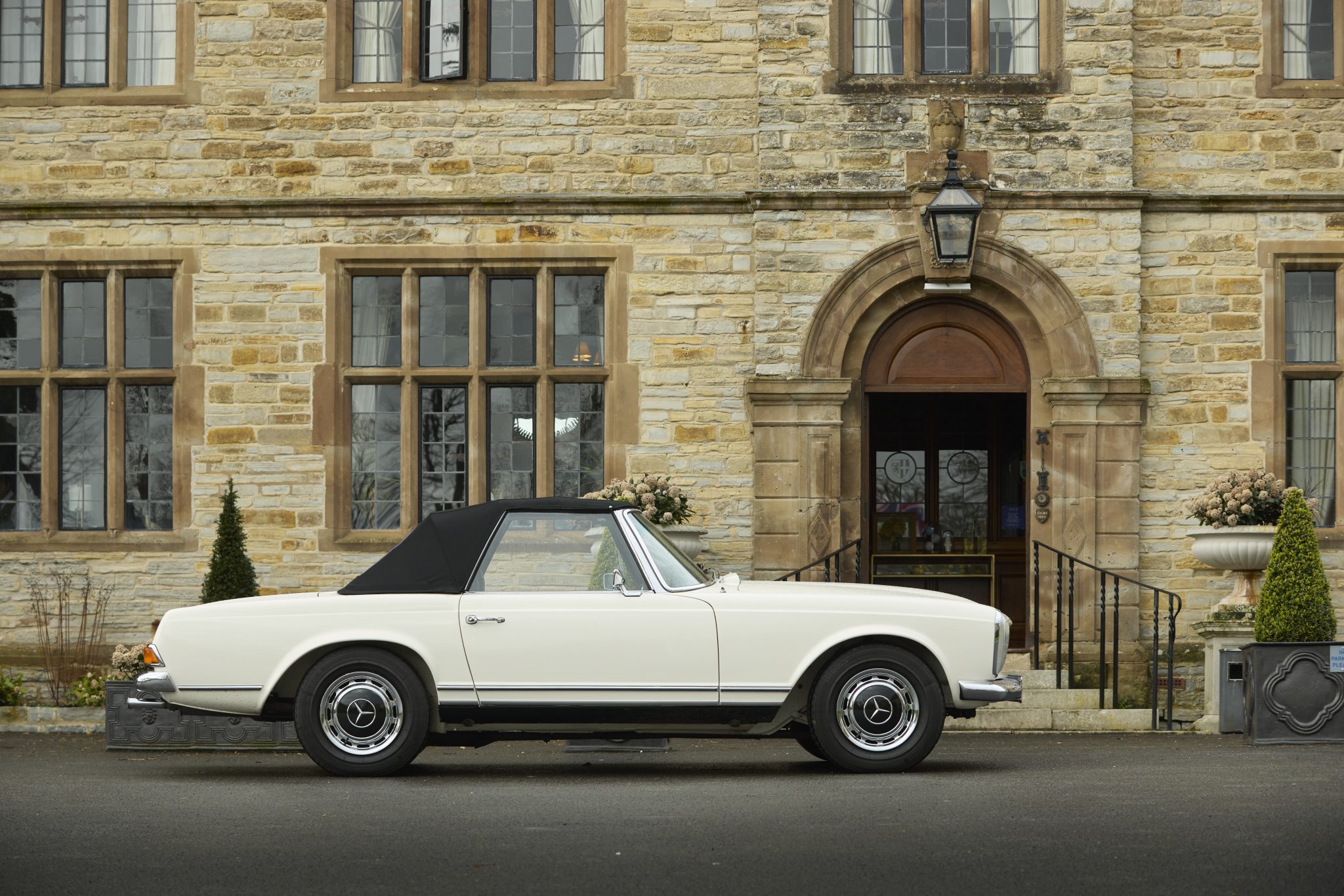 The Mercedes SL 'Pagoda' Never Fails to Please | Hagerty UK