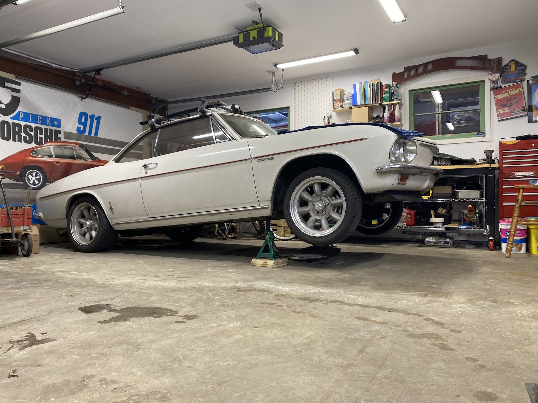 6 tips for using axle stands | Hagerty UK