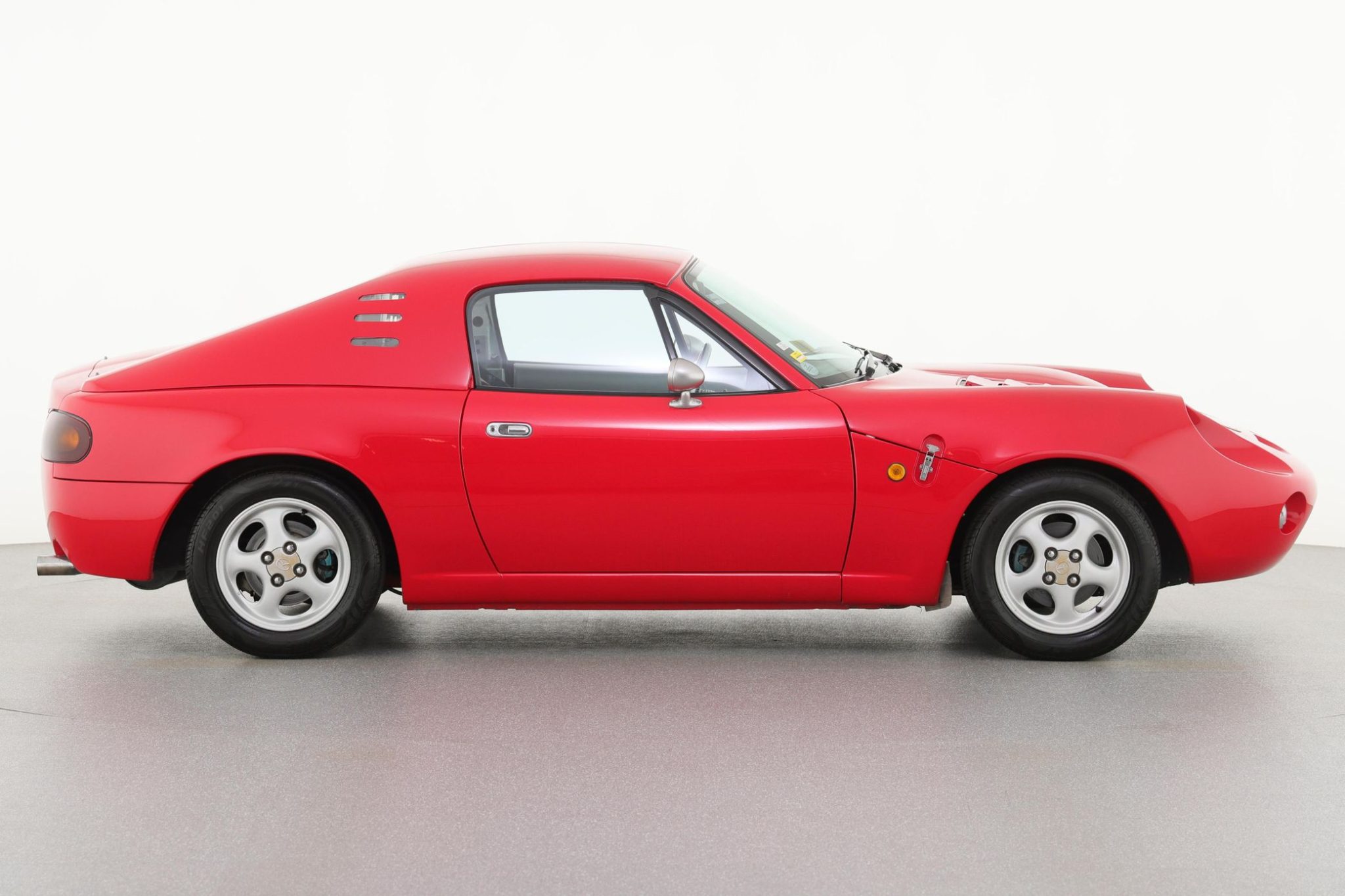 Remember that 250 GTO lookalike MX-5? It looks a bit different now ...