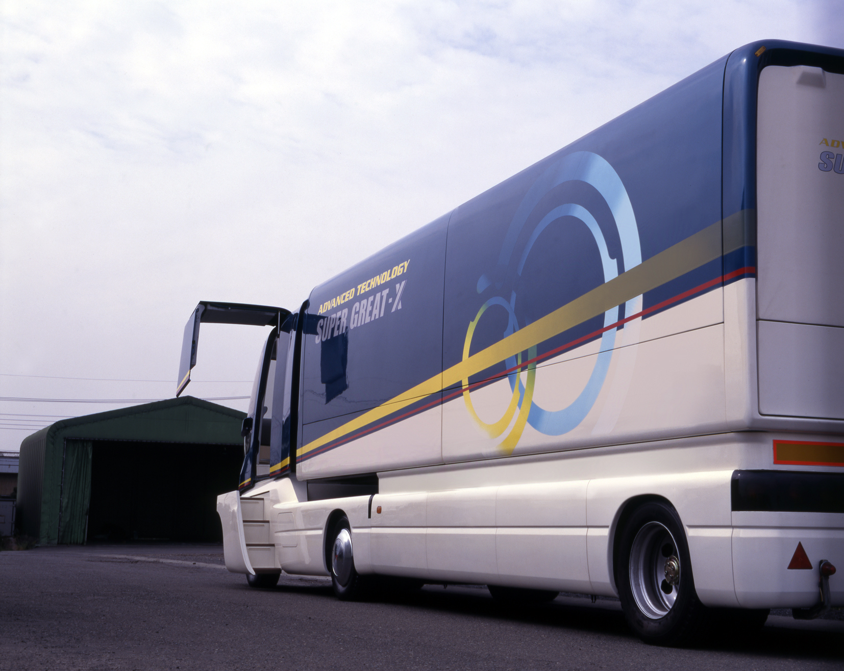 Mitsubishi’s Fuso Concepts Were Fantastic, Futuristic, and Forgotten ...