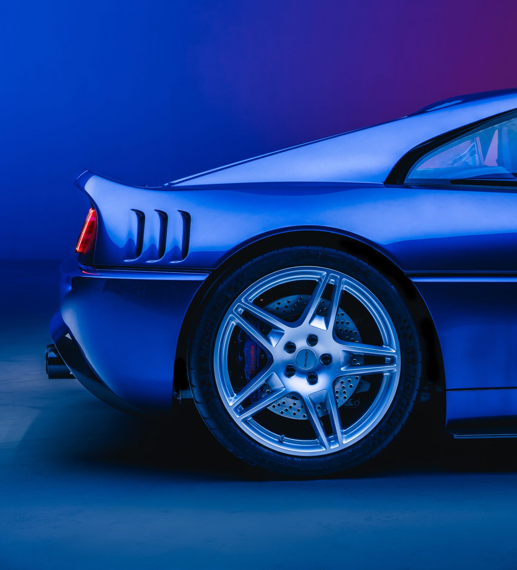 Evoluto’s Ferrari 355 Restomod Elevates a ’90s Exotic Icon | Hagerty UK