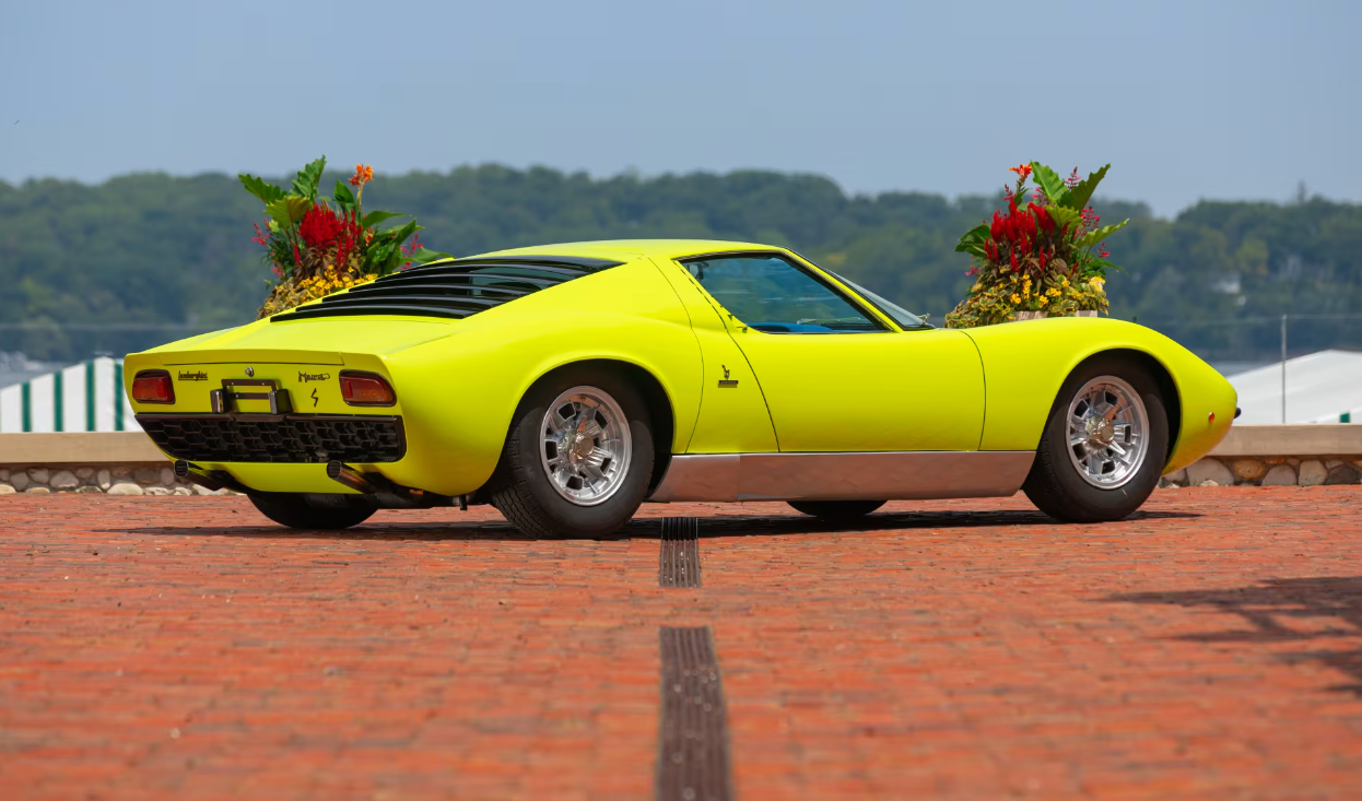 There Sure Are a Lot of Miuras Crossing the Block in Monterey | Hagerty UK