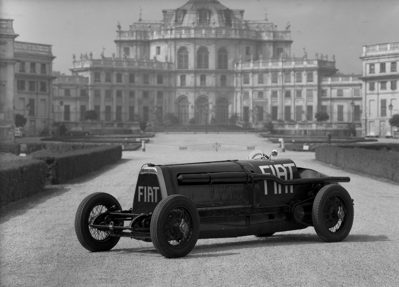 Fire and Fury Aboard Fiat’s Demonic Mefistofele | Hagerty UK